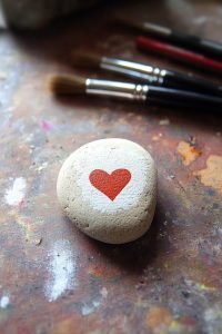19 Inspiring Pebble Painting Ideas You Can Try at Home