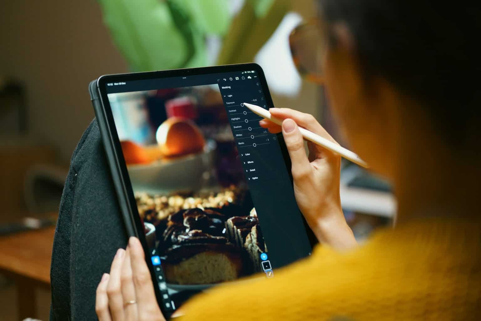 Can You Use an iPad as a Drawing Tablet for Photoshop?