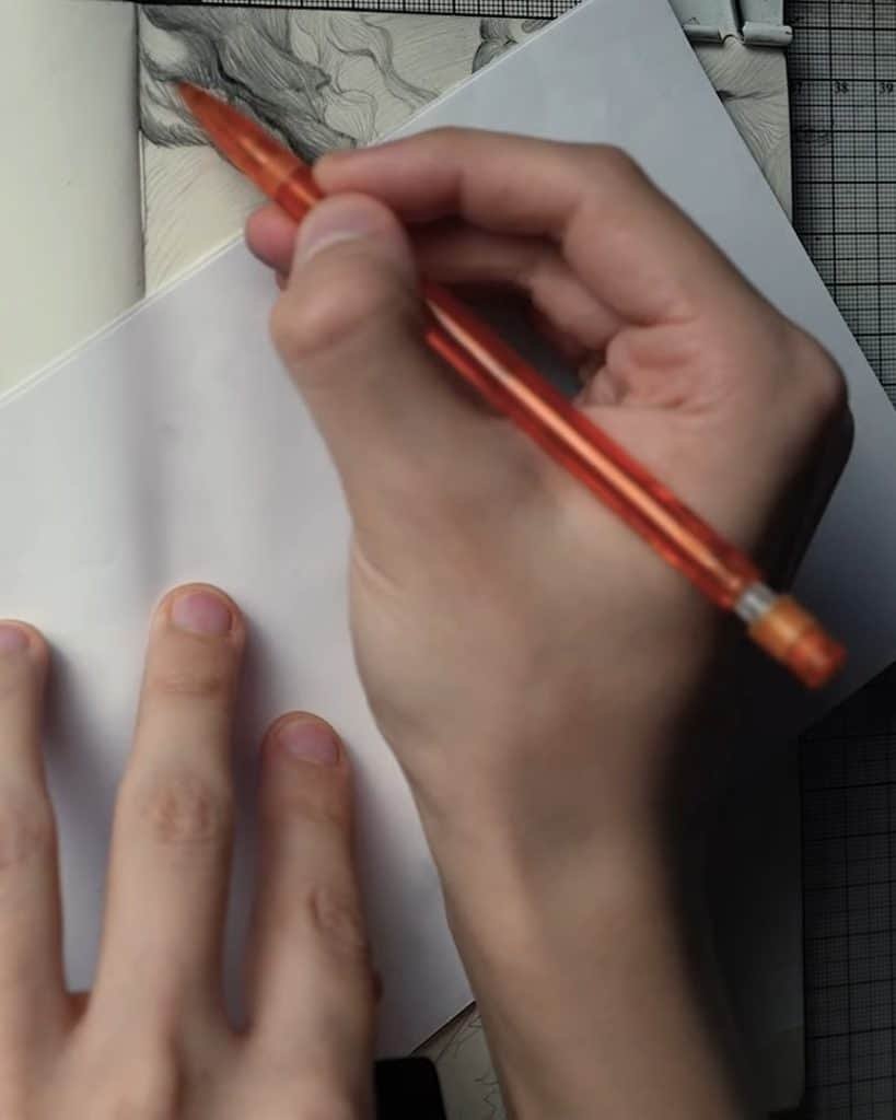 How to Stop Your Graphite Drawings from Smudging: 8 Simple Fixes That Work